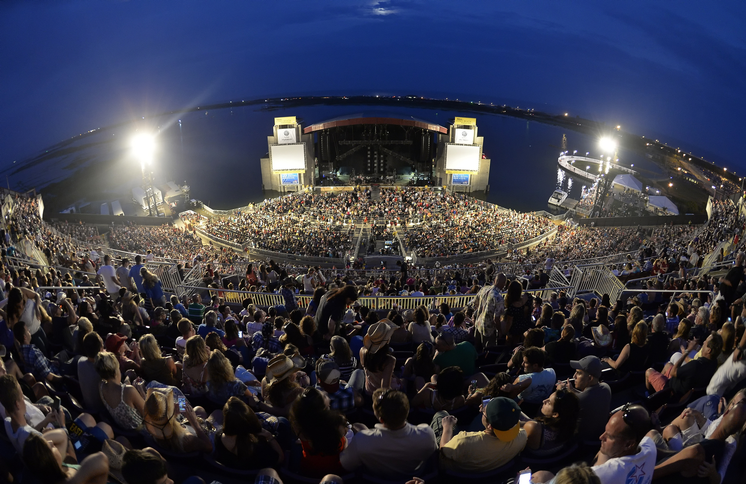 The Best Bites Near New York Amphitheatres - Ticketmaster Blog